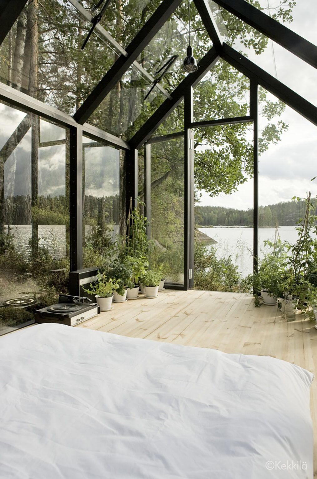 Greenhouse-Inspired Glass Summer Home | Designs & Ideas on Dornob