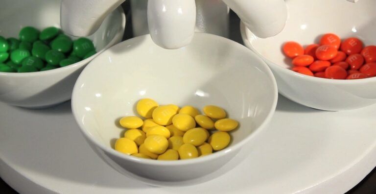 Color Sorting Machine for Candy Indulges Your Obsessive-Compulsive ...